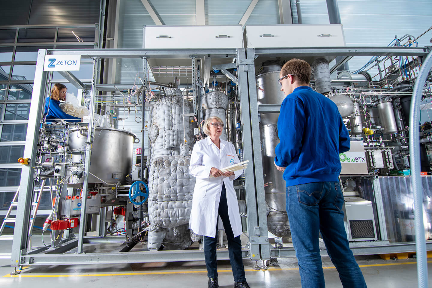 Innovative recycling for less plastic waste | Covestro | Covestro AG